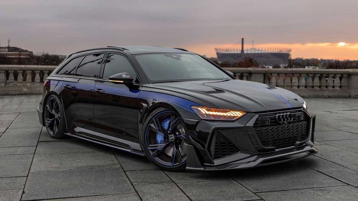 DealShaker: Audi RS6 - Rent a car
